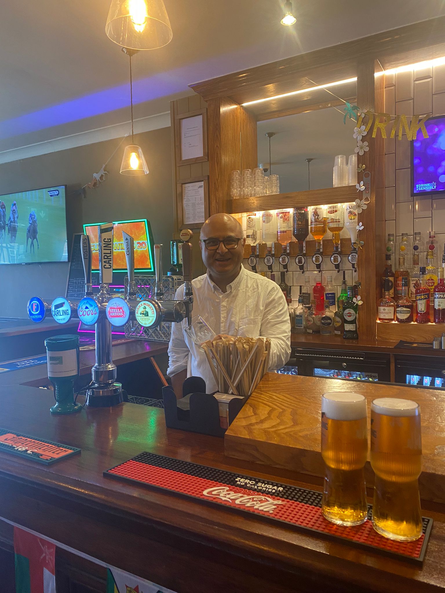 Local MP and East Acton ward Councillor visit Acton Pub | Stonegate Group