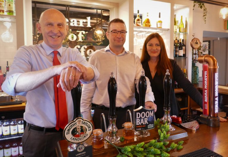 MP for Wentworth and Dearne visits local pub, The Earl of Strafford in ...