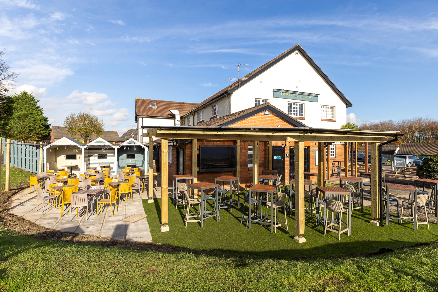 Bridgend pub Hunters Lodge is back in business with a stunning new look ...