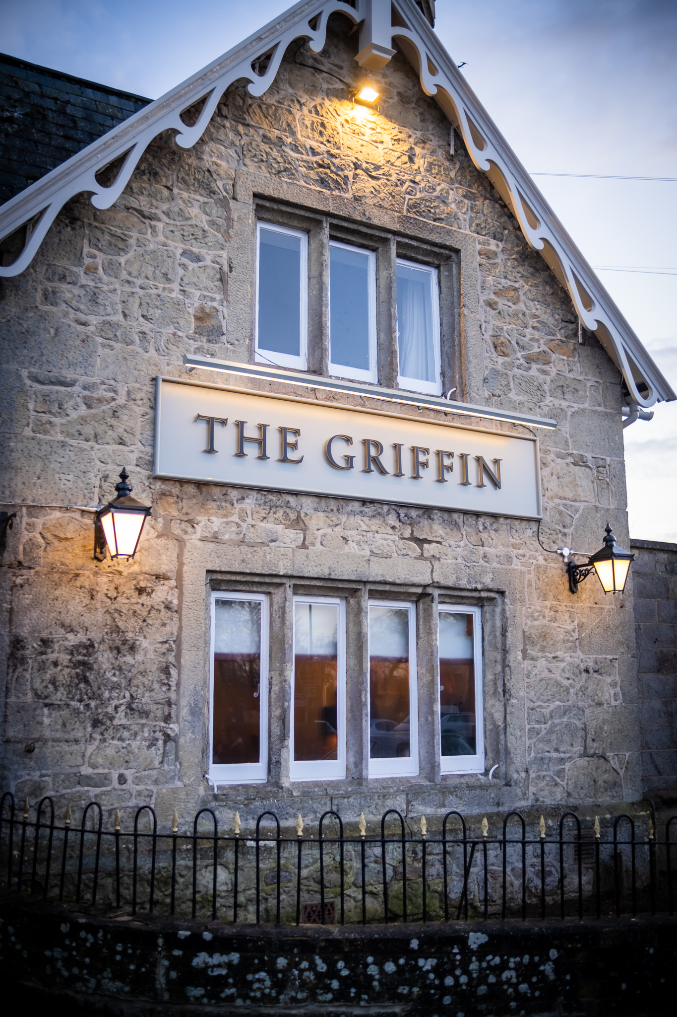 Amazing Isle of Wight pub reopens its doors after major refurbishment ...