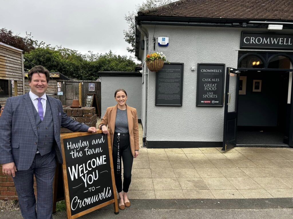 A warm welcome: Alec Shelbrooke MP visits local pub to see its new look ...
